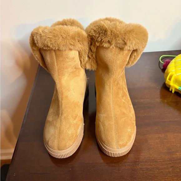 BAMBOO | Shoes | Bamboo Faux Suede Boots With Furry Insides Like New ...
